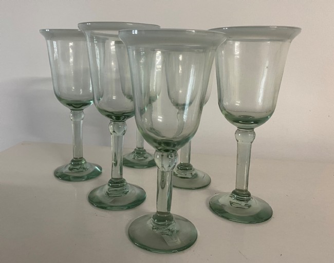 Vino Blanca - White wine glass 'white rim' 23cm ta - LA Imports