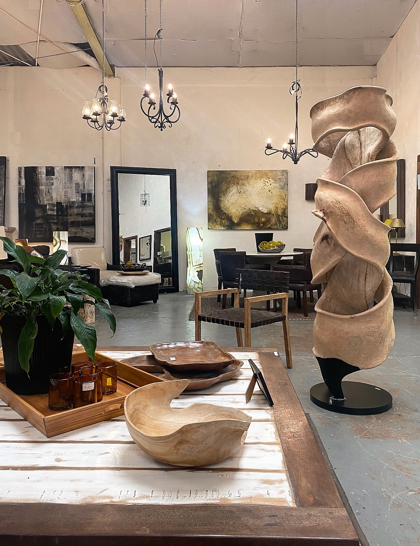 Sculpture Infinitey". Ficus Wood - Natural Finish - LA Imports
